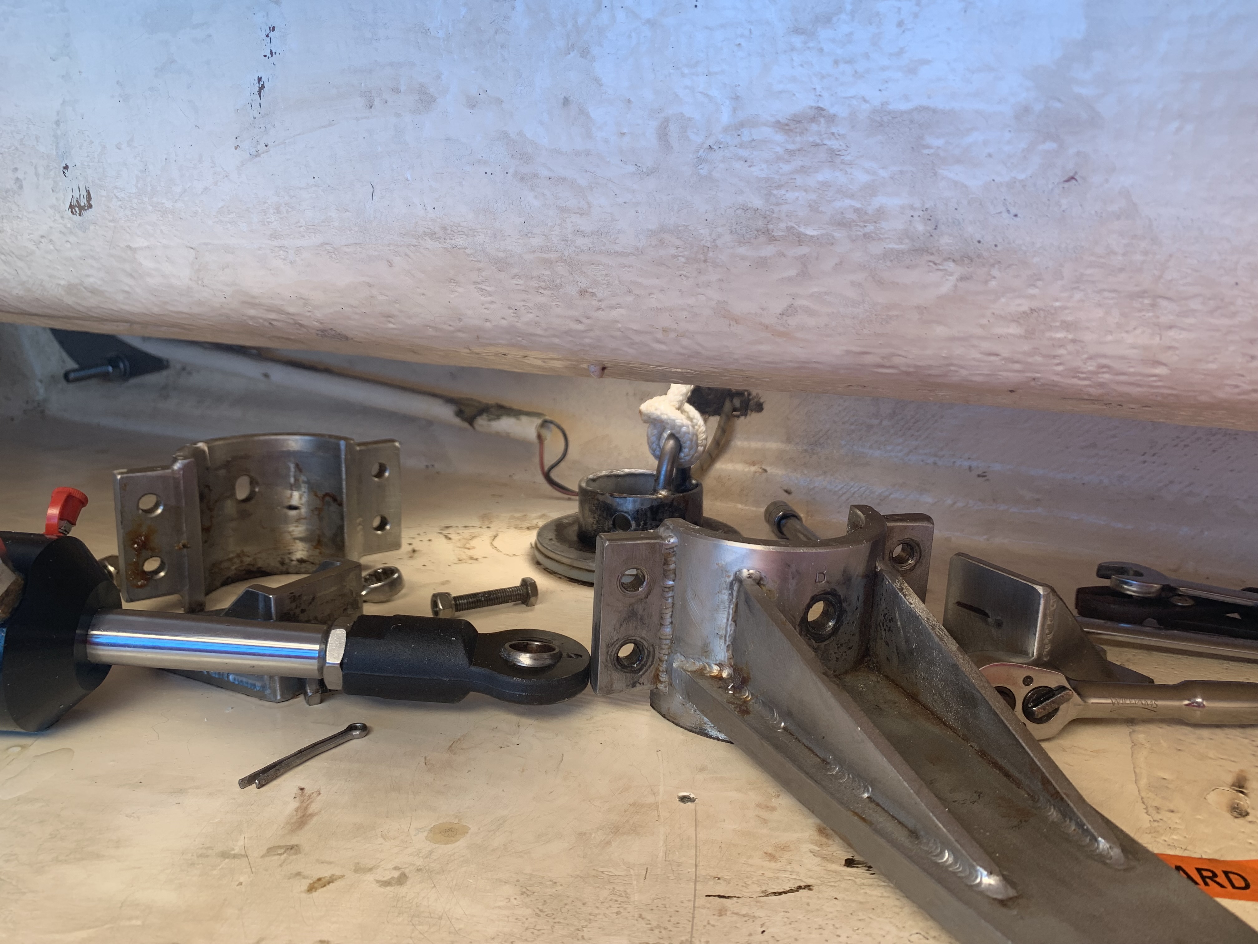 Removing our rudders in the water, and towing another catamaran ...